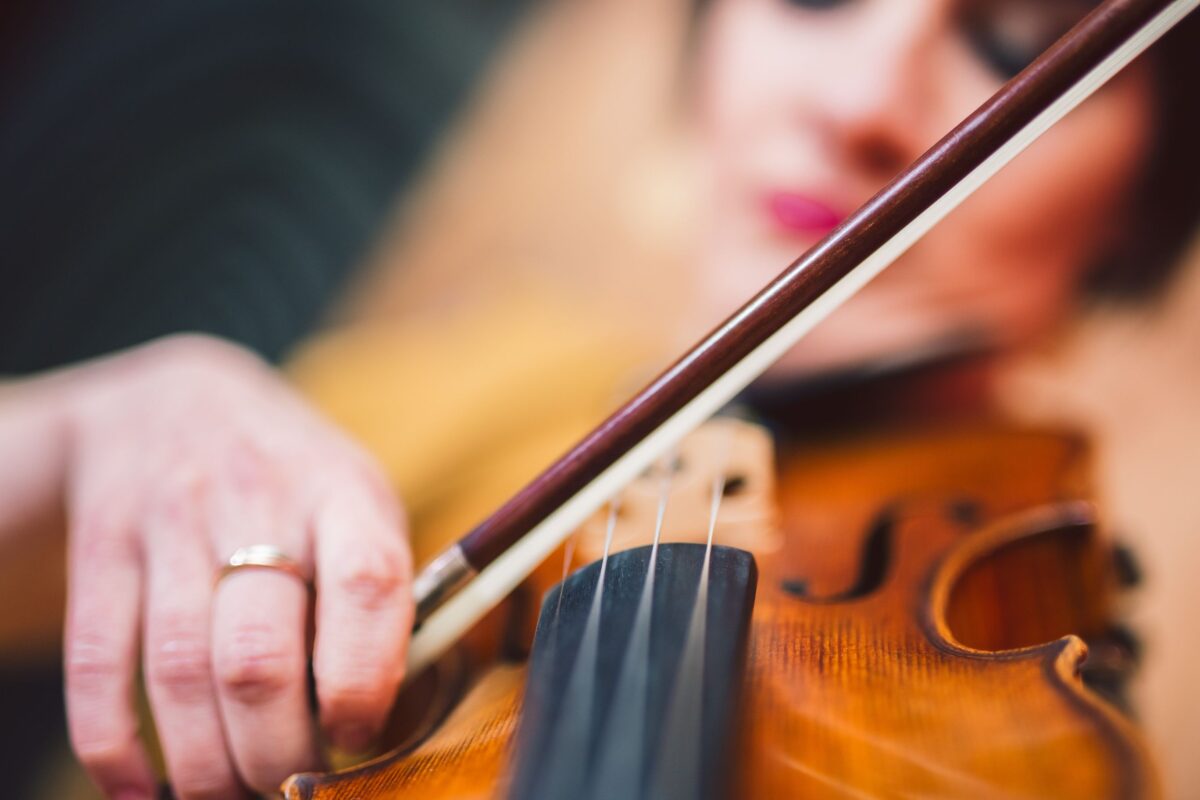 How to Handle the Violin Bow to Prevent Breaks | CodaBow